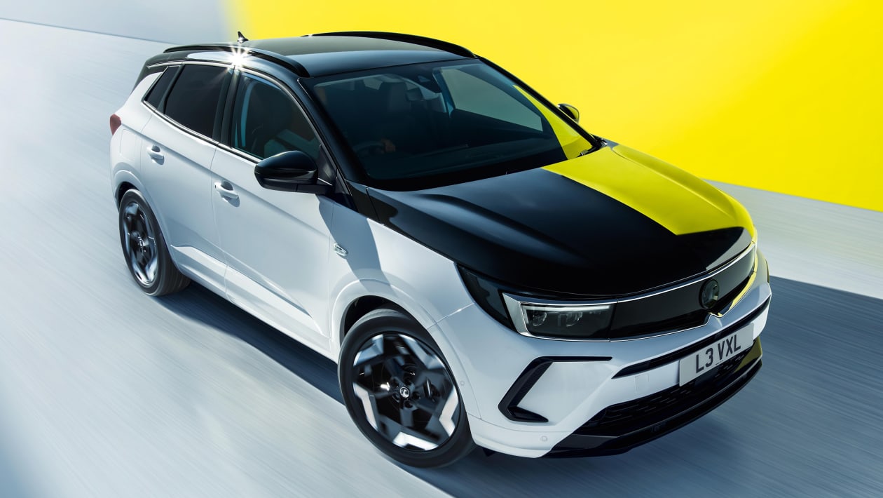 New Vauxhall Grandland GSe is a 296bhp and 217mpg SUV | Carbuyer